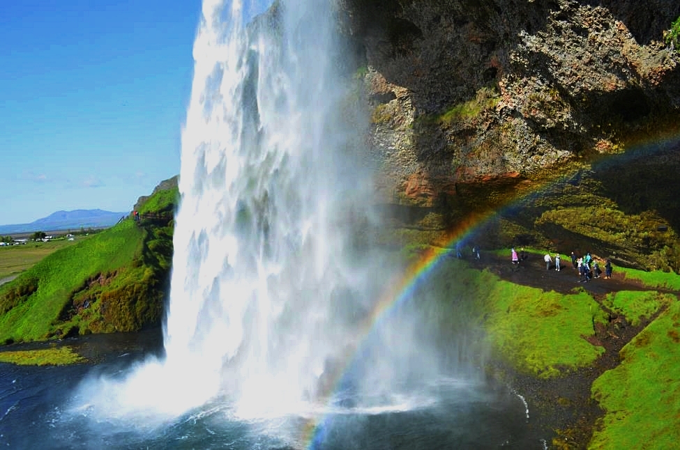 A quest for waterfalls and beaches of Iceland – Jonnie World Walker